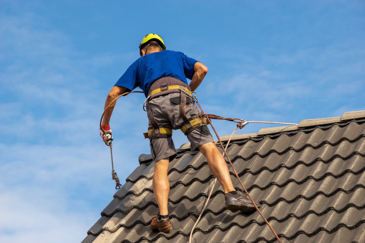 7 Must Have Roof Safety Equipment For Homeowners